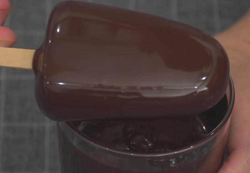 Mách bạn 2 cách làm kem socola vỏ giòn đơn giản, siêu ngon