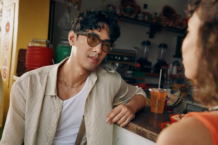 Kính Ray-Ban Meta nâng cấp: Dịch trực tiếp, nhắn Instagram, hỗ trợ rộng ...