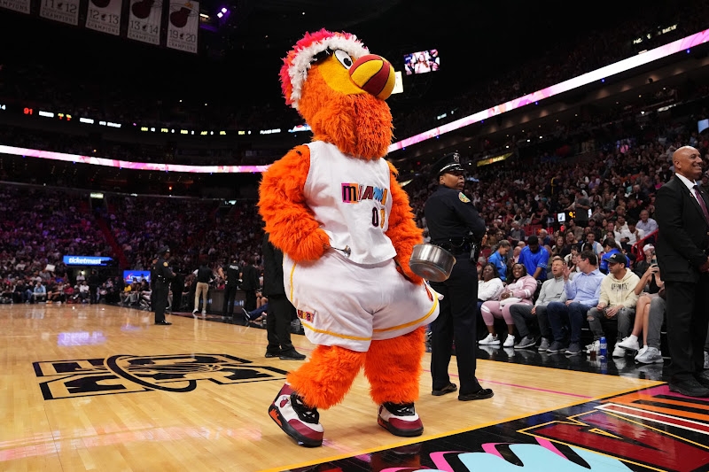Mascot là gì? Khám phá sức mạnh biểu tượng trong xây dựng thương hiệu