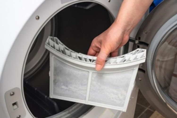 Máy sấy khô nhưng có mùi ẩm: Nguyên nhân và cách xử lý hiệu quả
