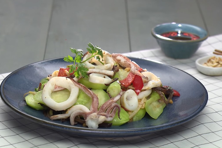 Mực xào tam sắc: Món ngon bắt mắt, dinh dưỡng và dễ làm tại nhà