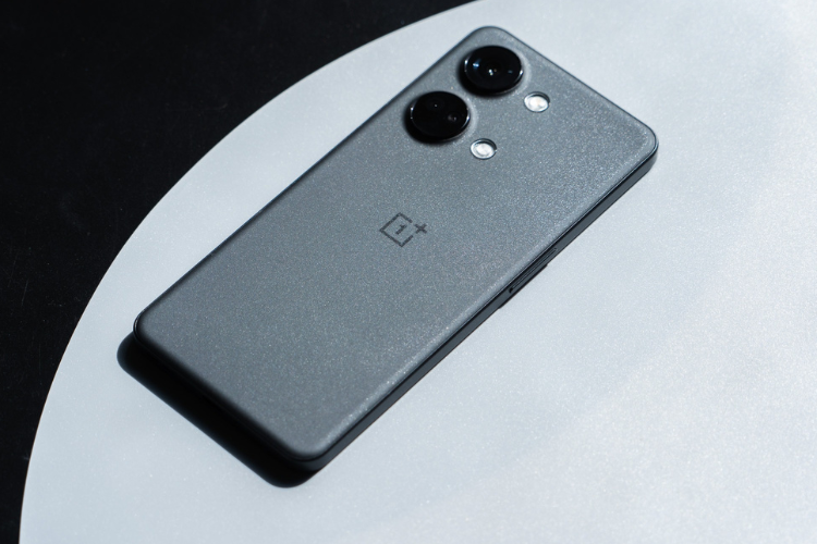 Review OnePlus Ace 2V có tốt không? Có nên mua ở thời điểm hiện tại?