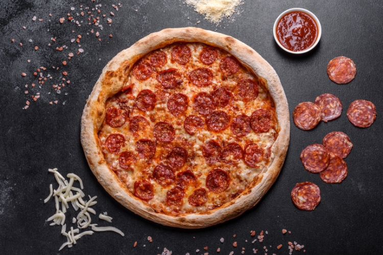 Pizza xúc xích: Món ngon hấp dẫn với hai công thức đơn giản