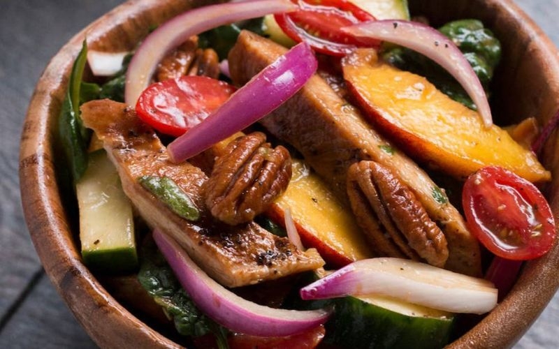 Salad đào: Công thức salad đào tươi mát, dễ làm tại nhà