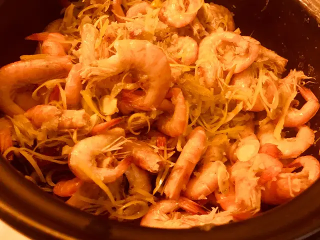 Hướng dẫn cách làm tôm đất rang muối giòn rụm, ngon mê ly