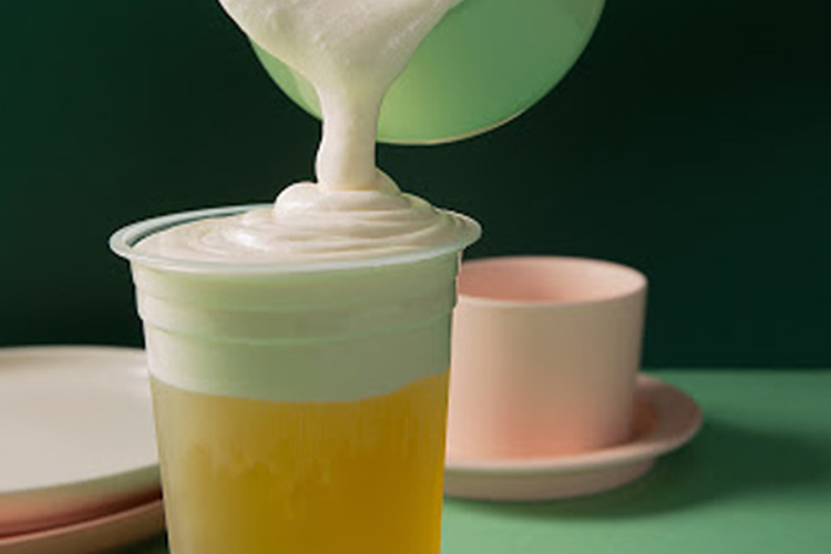 Mách bạn cách làm trà xanh kem cheese đơn giản ngay tại nhà