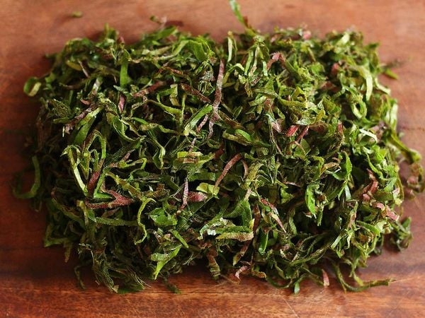 Cách làm trứng rán lá mơ: Món ăn dân dã và bổ dưỡng, mang đậm hương vị ...