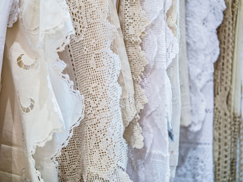 Vải ren là gì? Các loại vải len và ưu, nhược điểm bạn cần biết